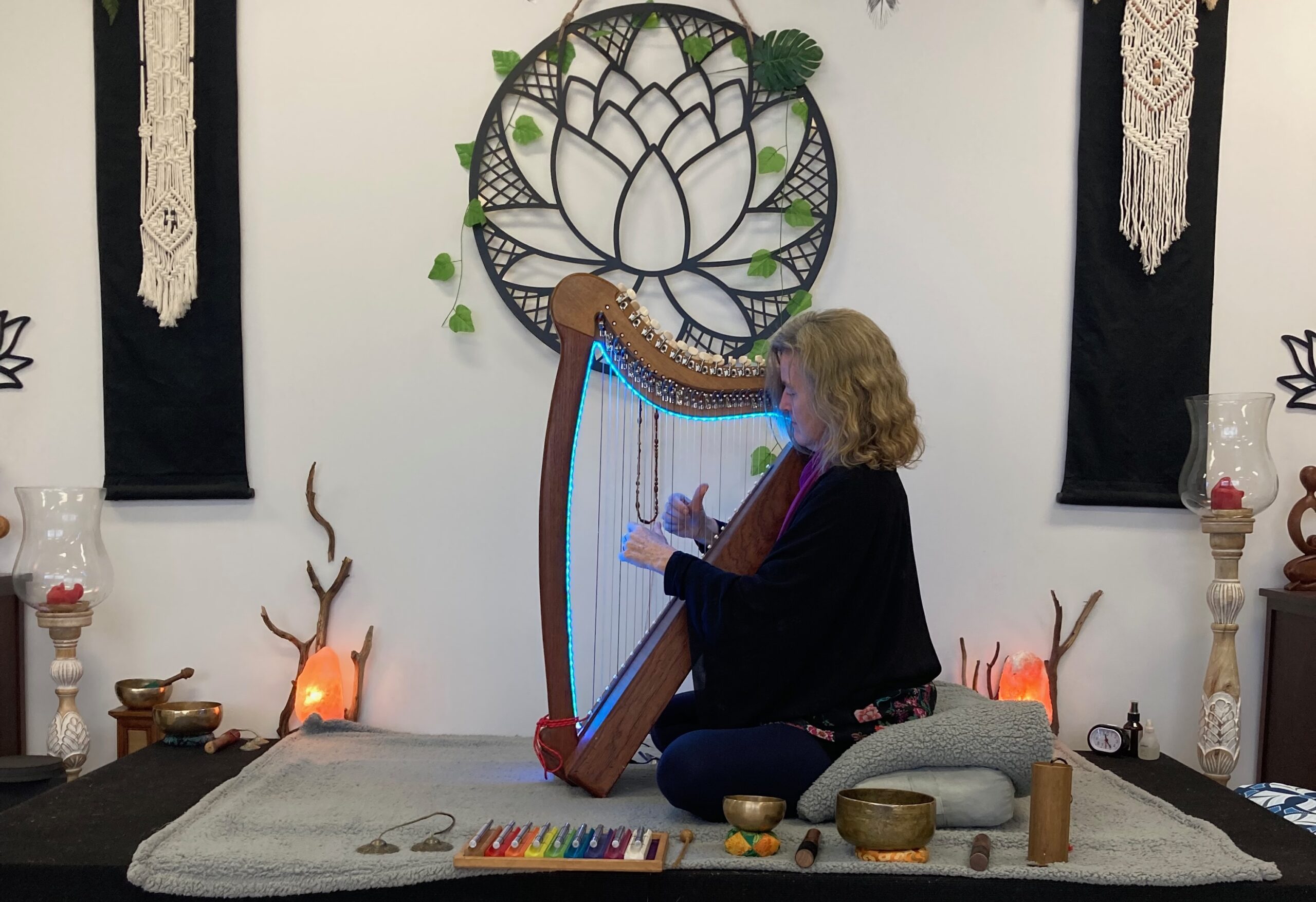 REST WITH THE HARP – RESTORATIVE YOGA AND SOOTHING SOUNDS – Yoga Australia