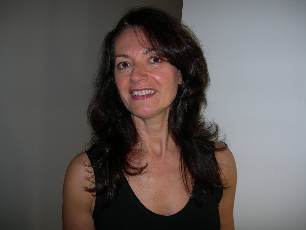 julia-jones-yoga-australia