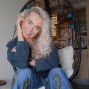 Danielle Hutchinson – Yoga Australia